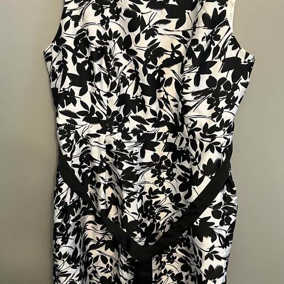 Carmen Marc Valvo | Dresses | Carmen Marc Valvo Black And White Floral ...